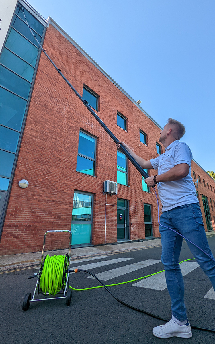 High-Quality Window Cleaning Equipment | Efficiency and Durable